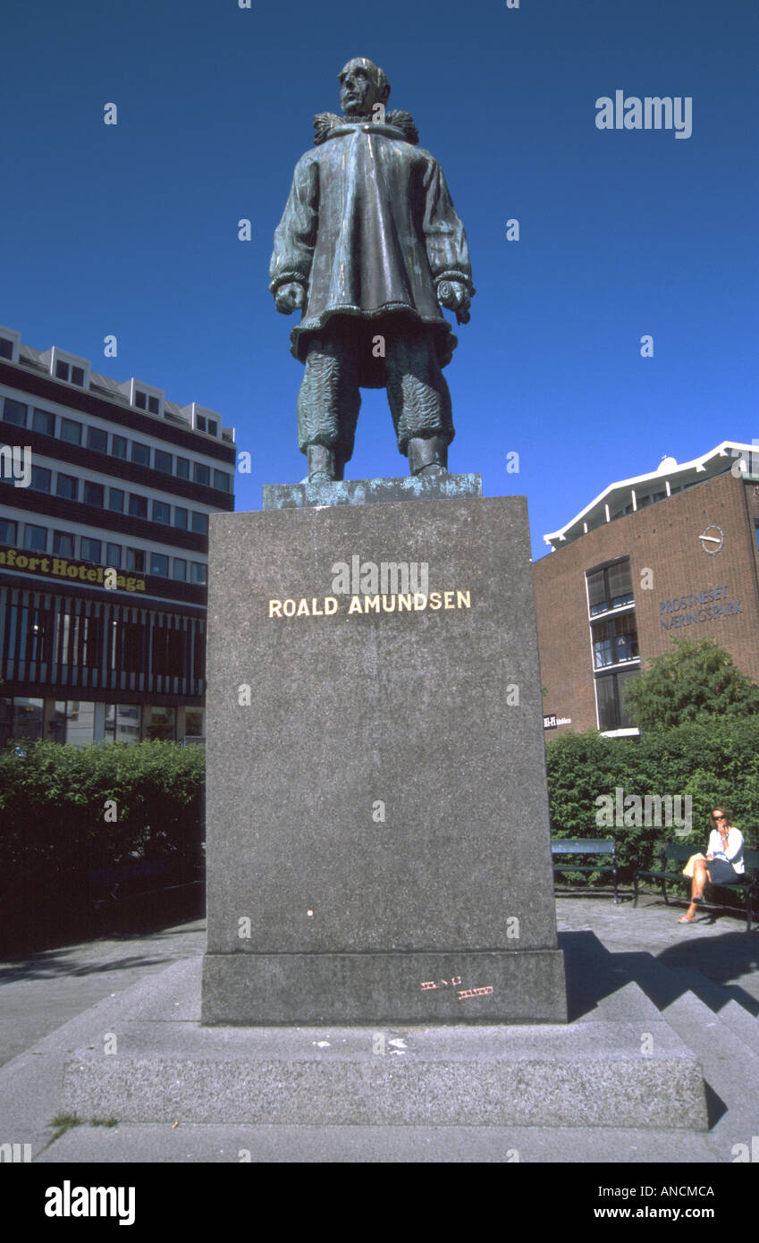 Amundsen sculpture hi-res stock photography and images - Alamy