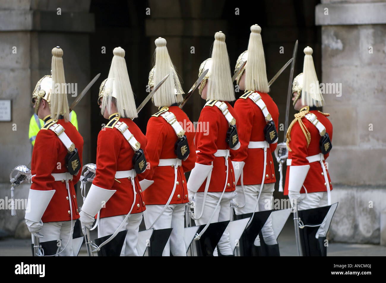 Buckingham palace guards queen hi-res stock photography and images - Alamy