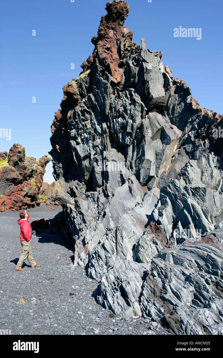 Folded igneous rock strata hi-res stock photography and images - Alamy