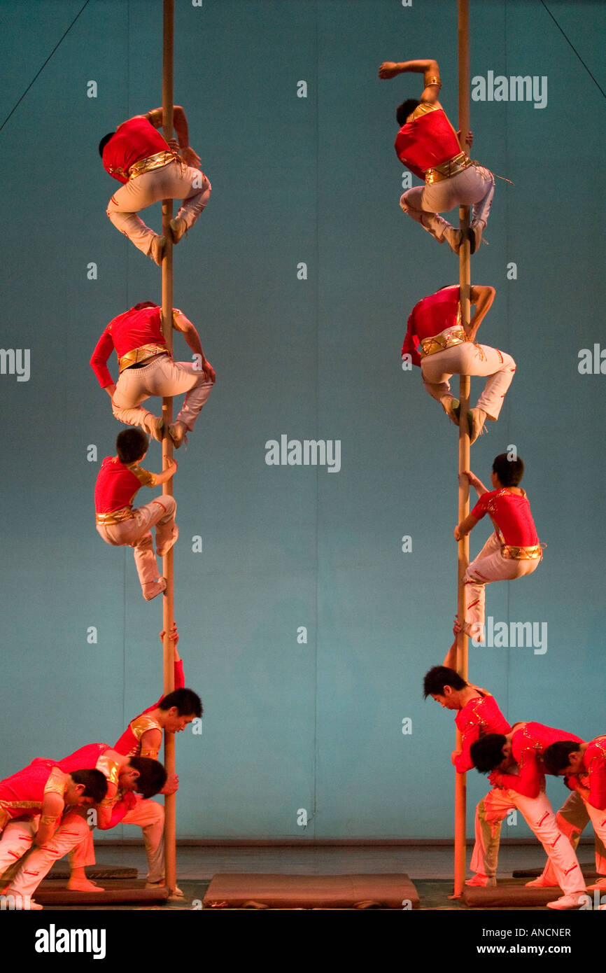 Chinese pole and acrobat hi-res stock photography and images - Alamy