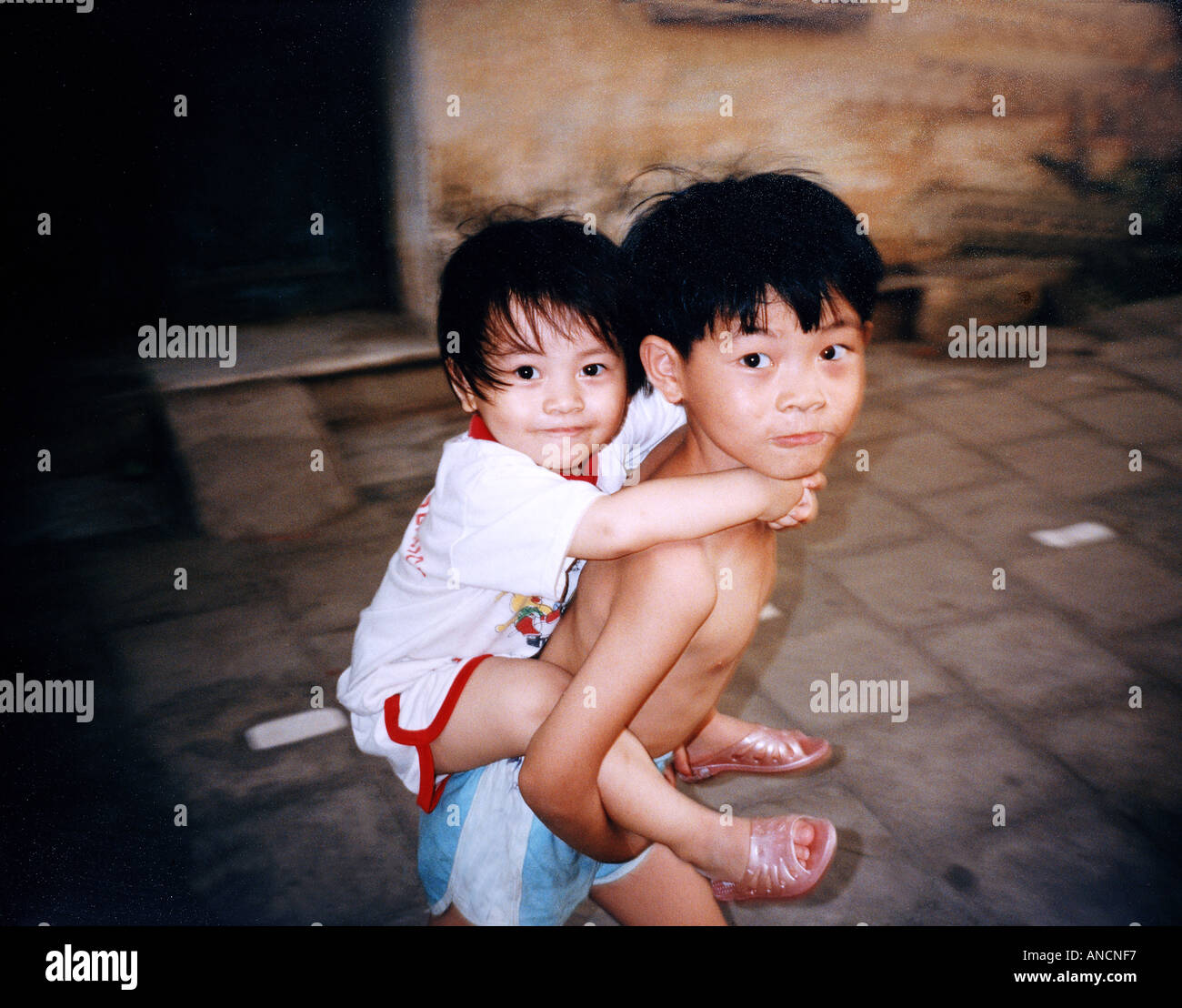 Street kids in Hanoi Stock Photo - Alamy