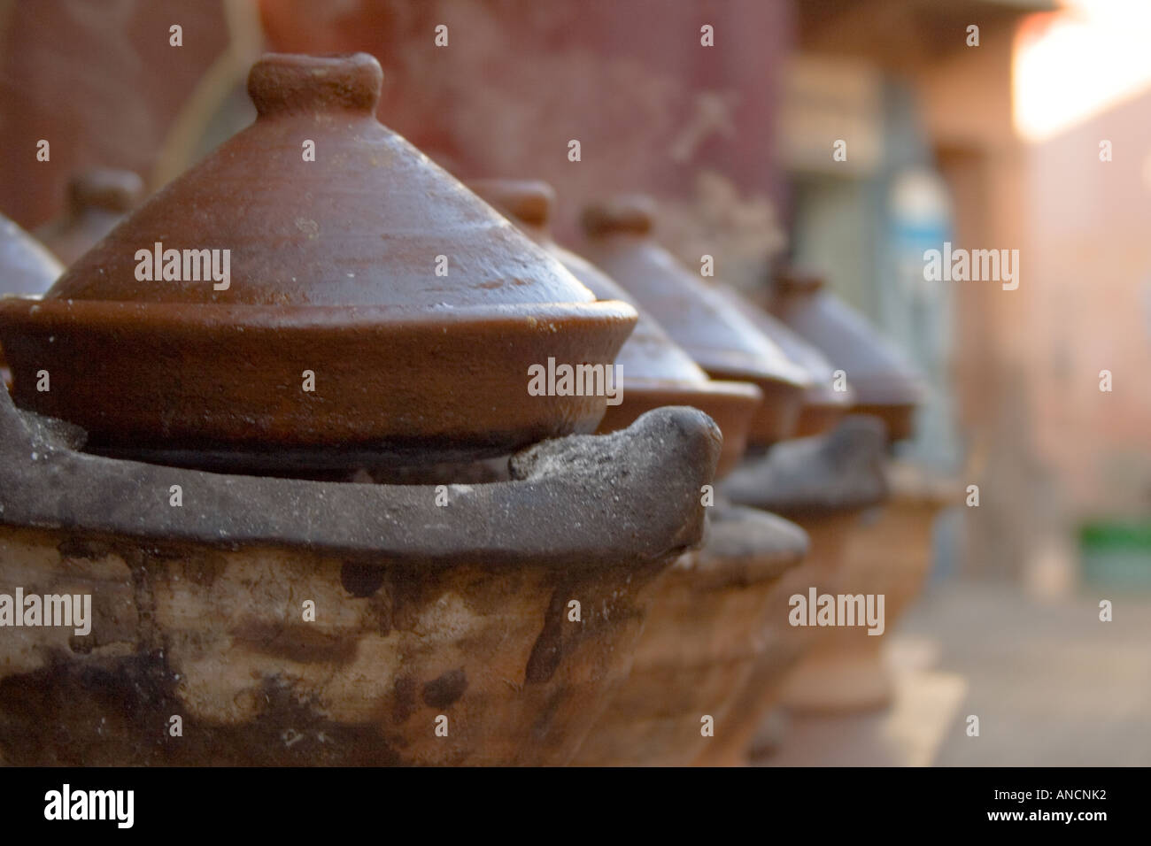 Marrakech tagine pots hi-res stock photography and images - Alamy