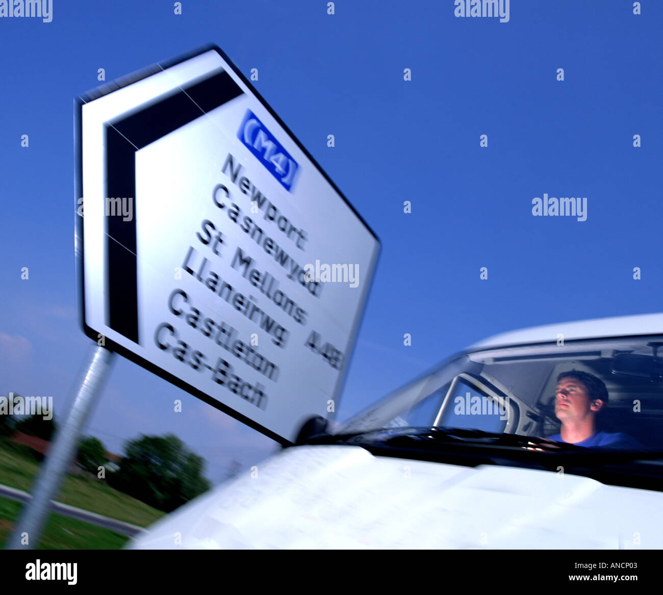 Speed delivery sign hi-res stock photography and images - Alamy