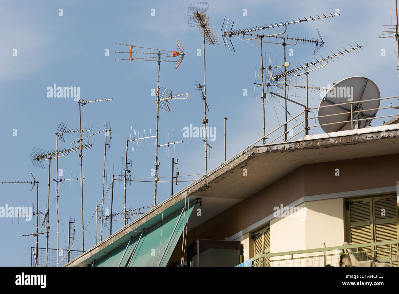 Receiving aerial hi-res stock photography and images - Alamy