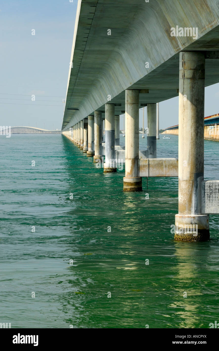 The north end of the famous Seven Mile Bridge connecting the Upper with ...