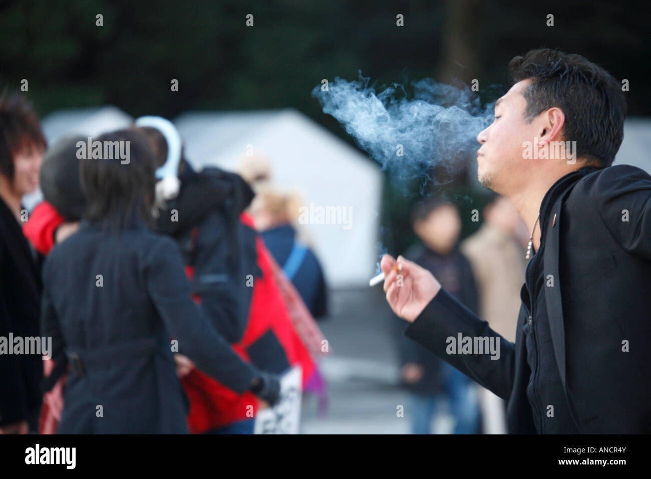 Japan Smoking Park High Resolution Stock Photography and Images - Alamy