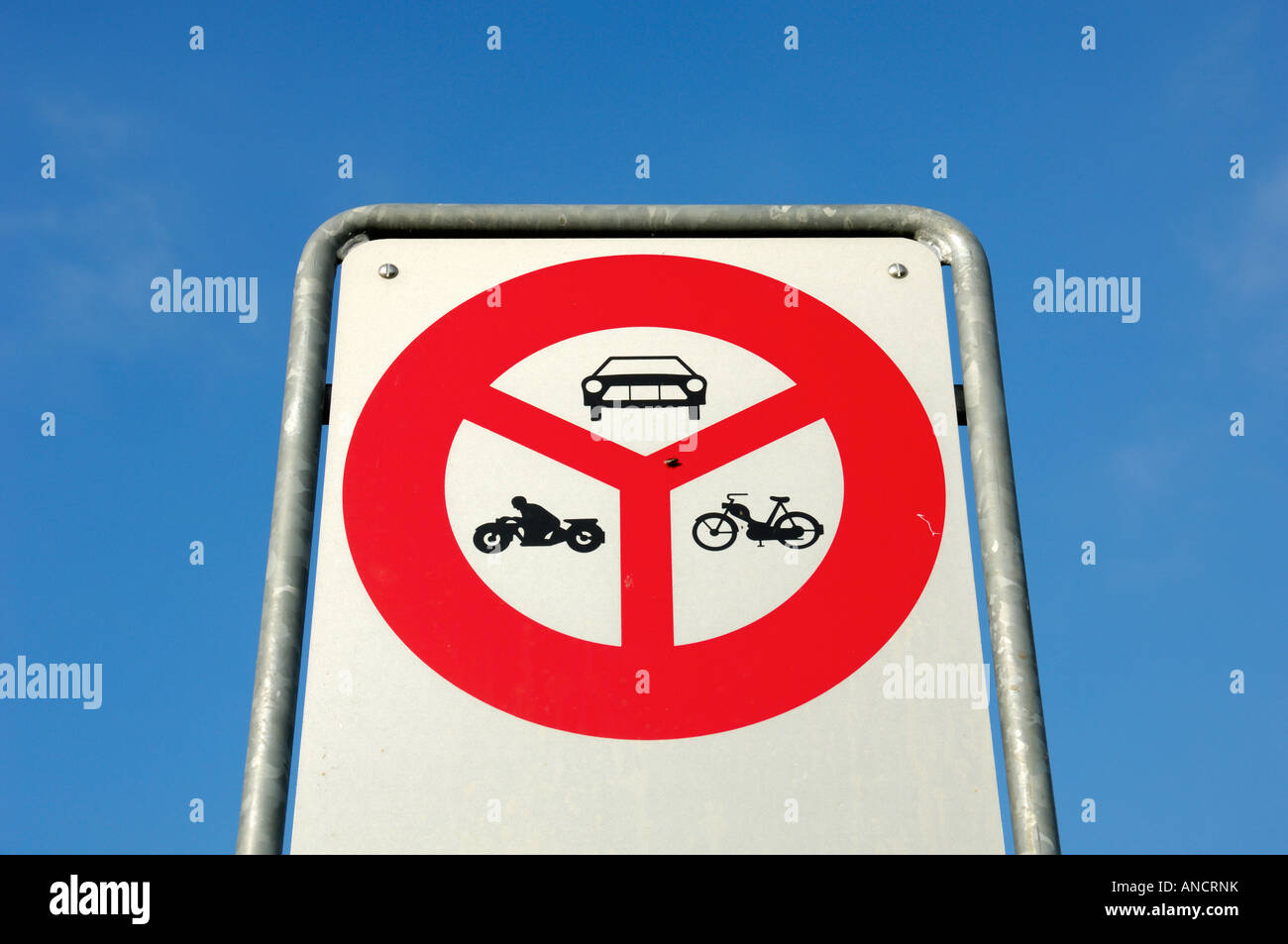 Driving ban sign hi-res stock photography and images - Alamy