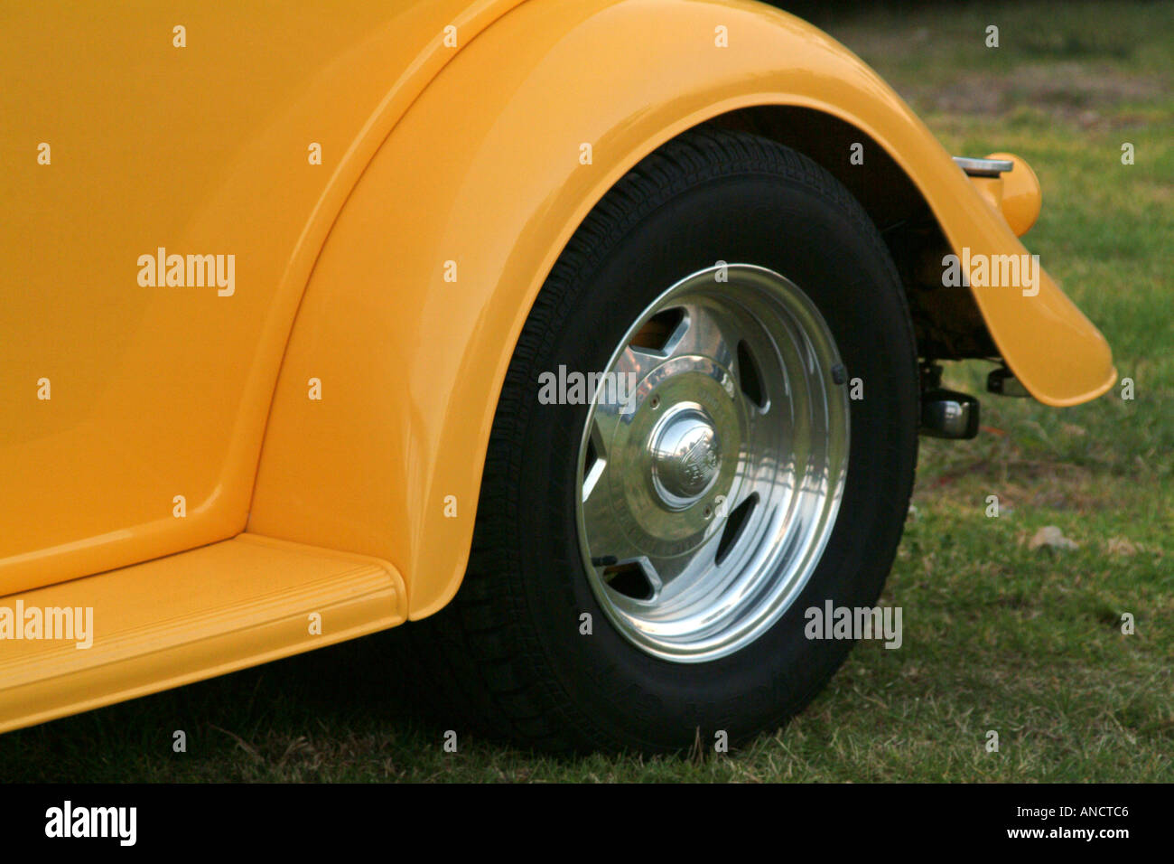 Yellow hot rod hi-res stock photography and images - Alamy