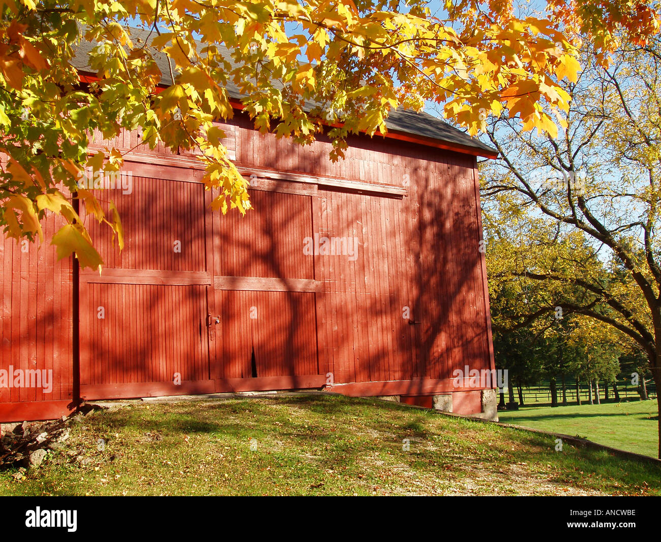 Barn warming hi-res stock photography and images - Alamy