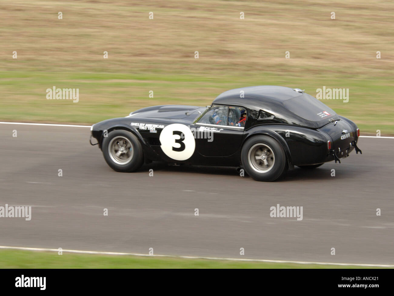 Classic GT car racing at the 2005 Goodwood Revival Stock Photo - Alamy