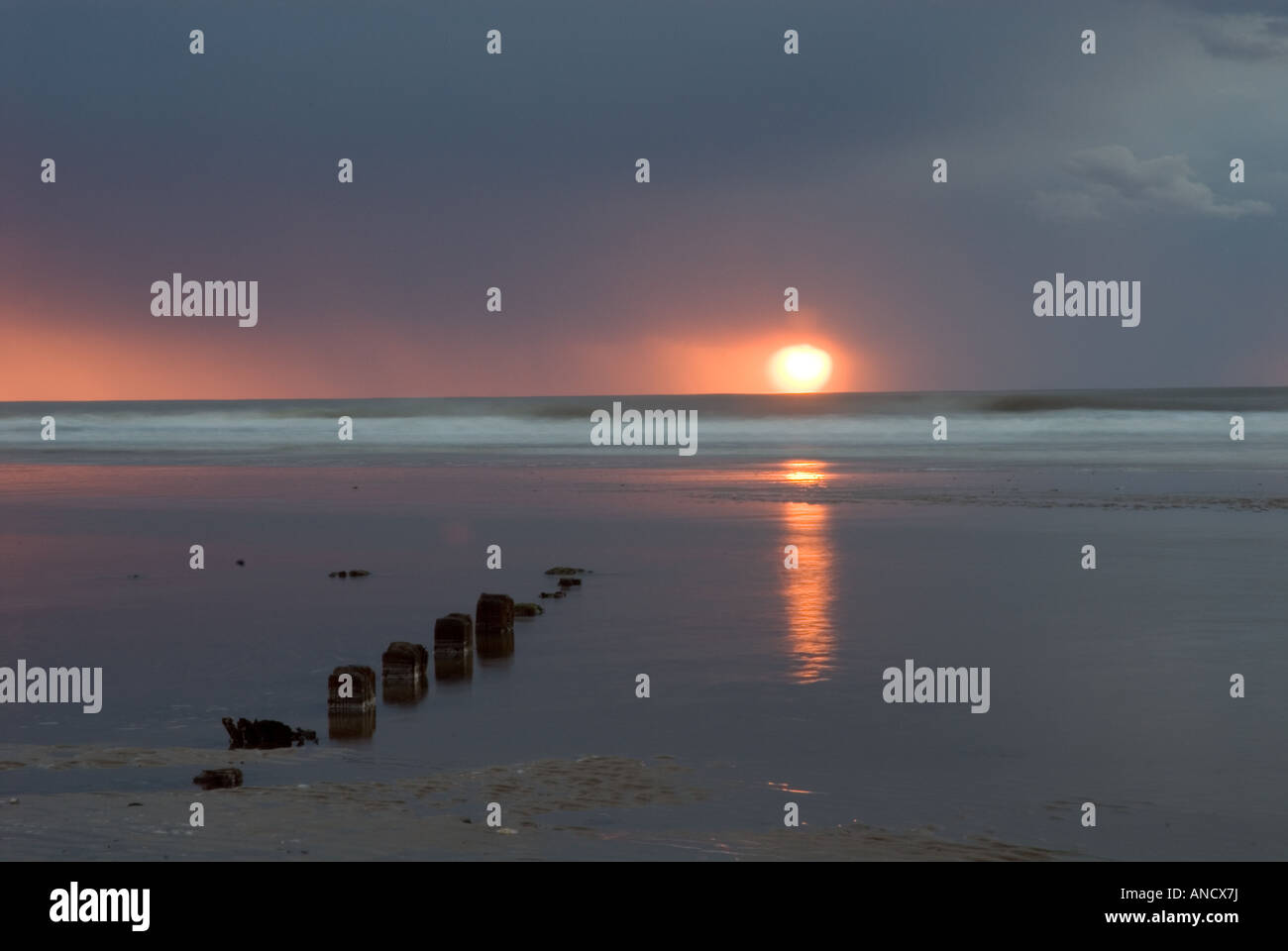 Tranquil sunset pastel sky stormy hi-res stock photography and images ...