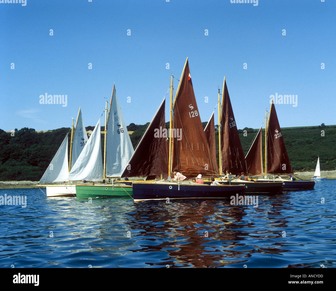 Small racing yachts hi-res stock photography and images - Alamy