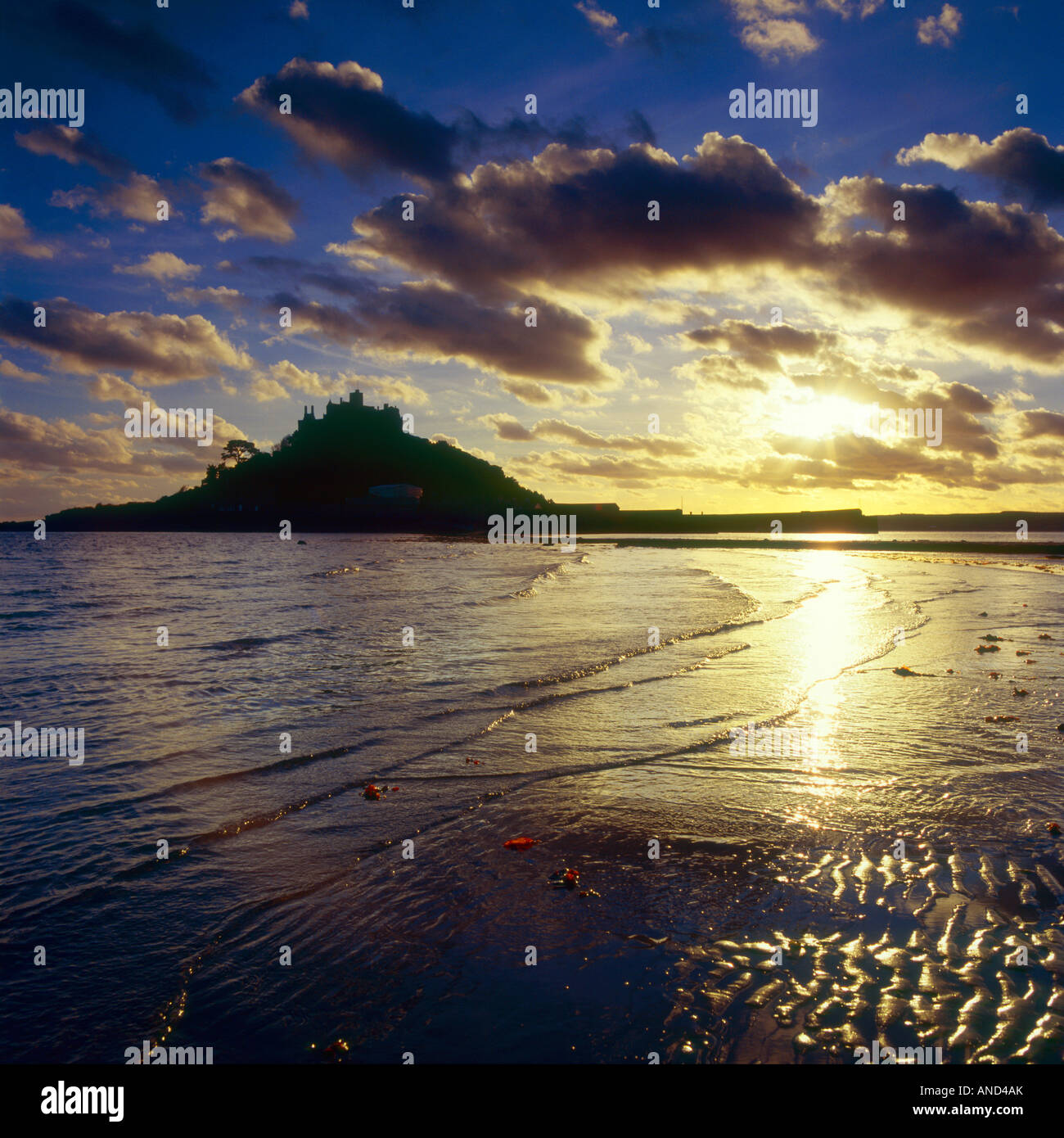 St Michael's Mount at sunset, Mount's Bay, Cornwall, England Stock ...