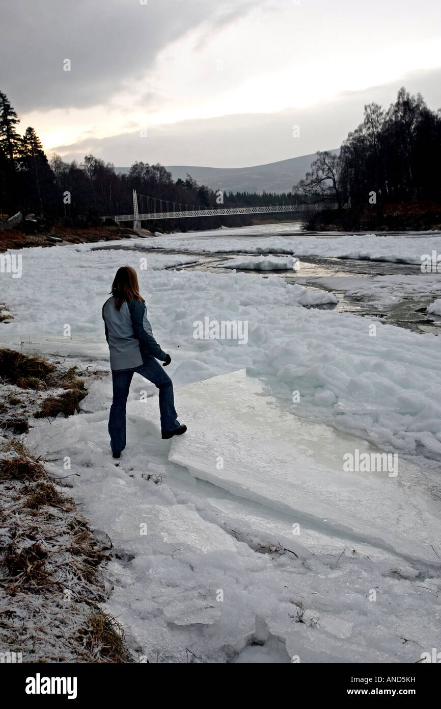 The River Dee frozen over underneath the Cambus O May Suspension Bridge ...