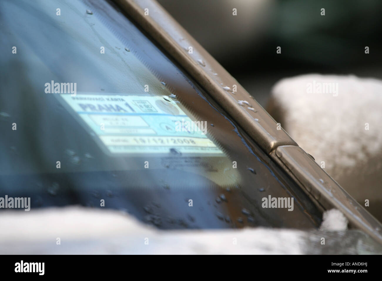 Glass sticker hi-res stock photography and images - Alamy