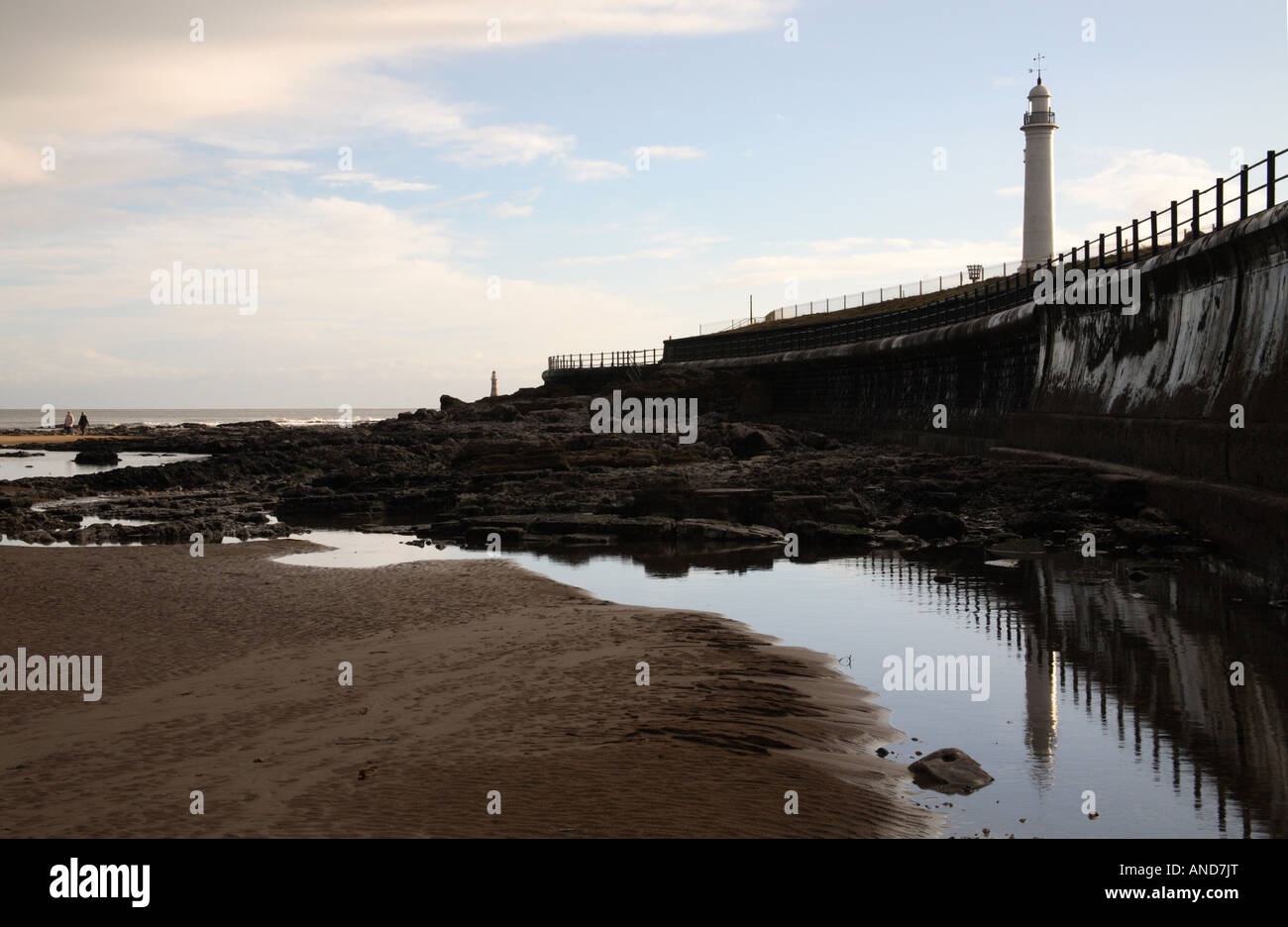 Seaburn promenade lighthouse hi-res stock photography and images - Alamy
