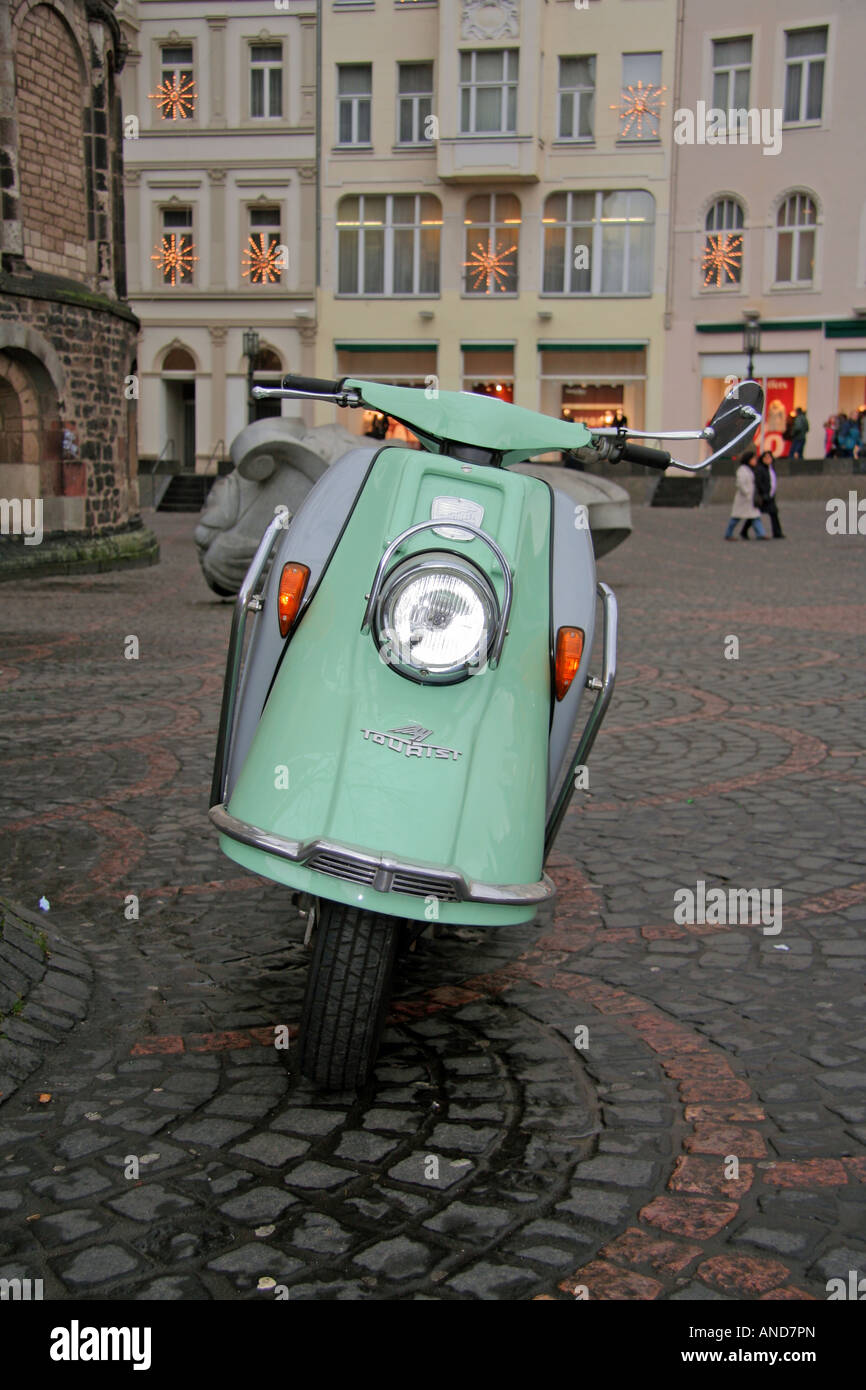 Vintage vespa scooter, front view hi-res stock photography and images ...