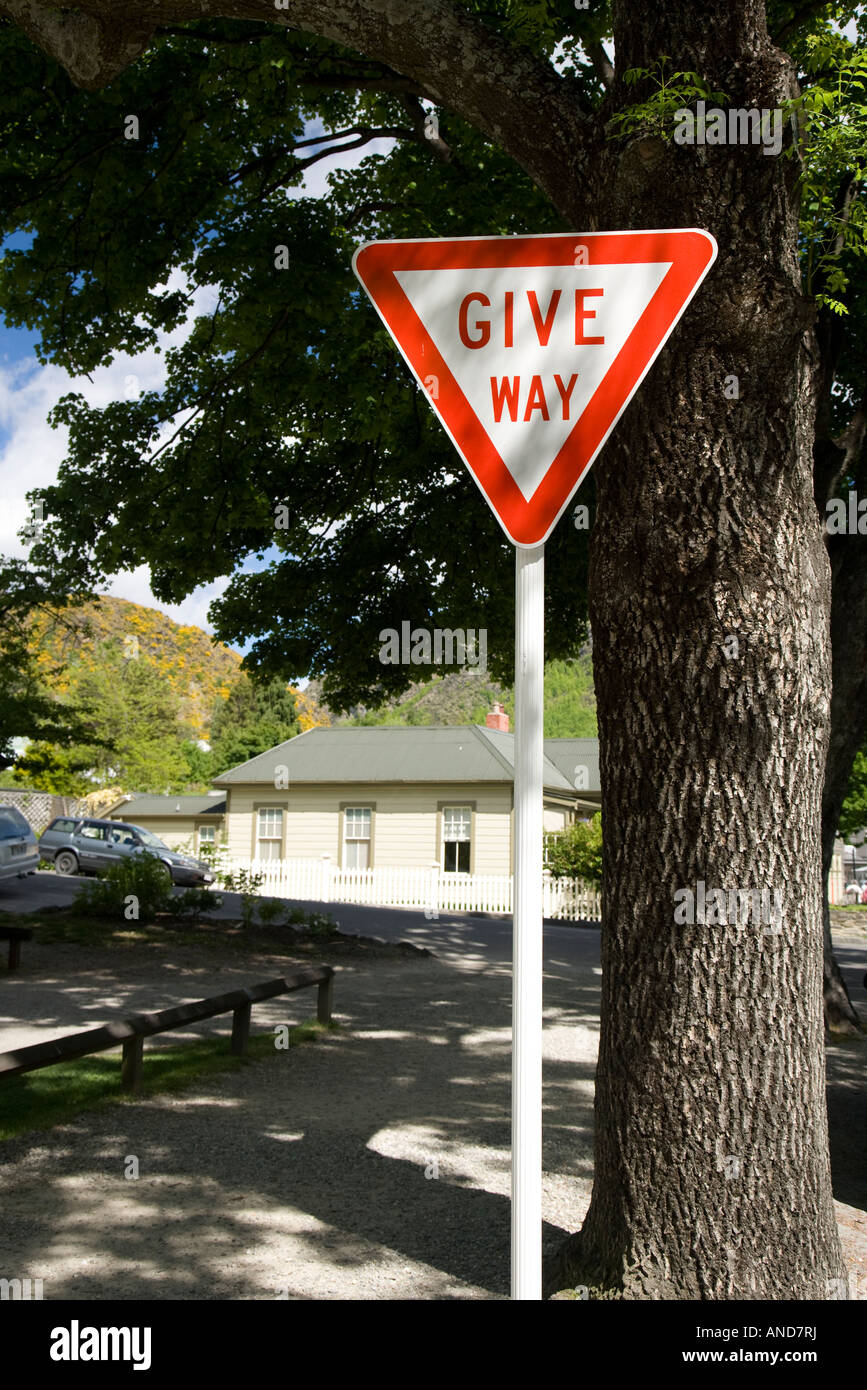 A give way road sign, New Zealand Stock Photo - Alamy