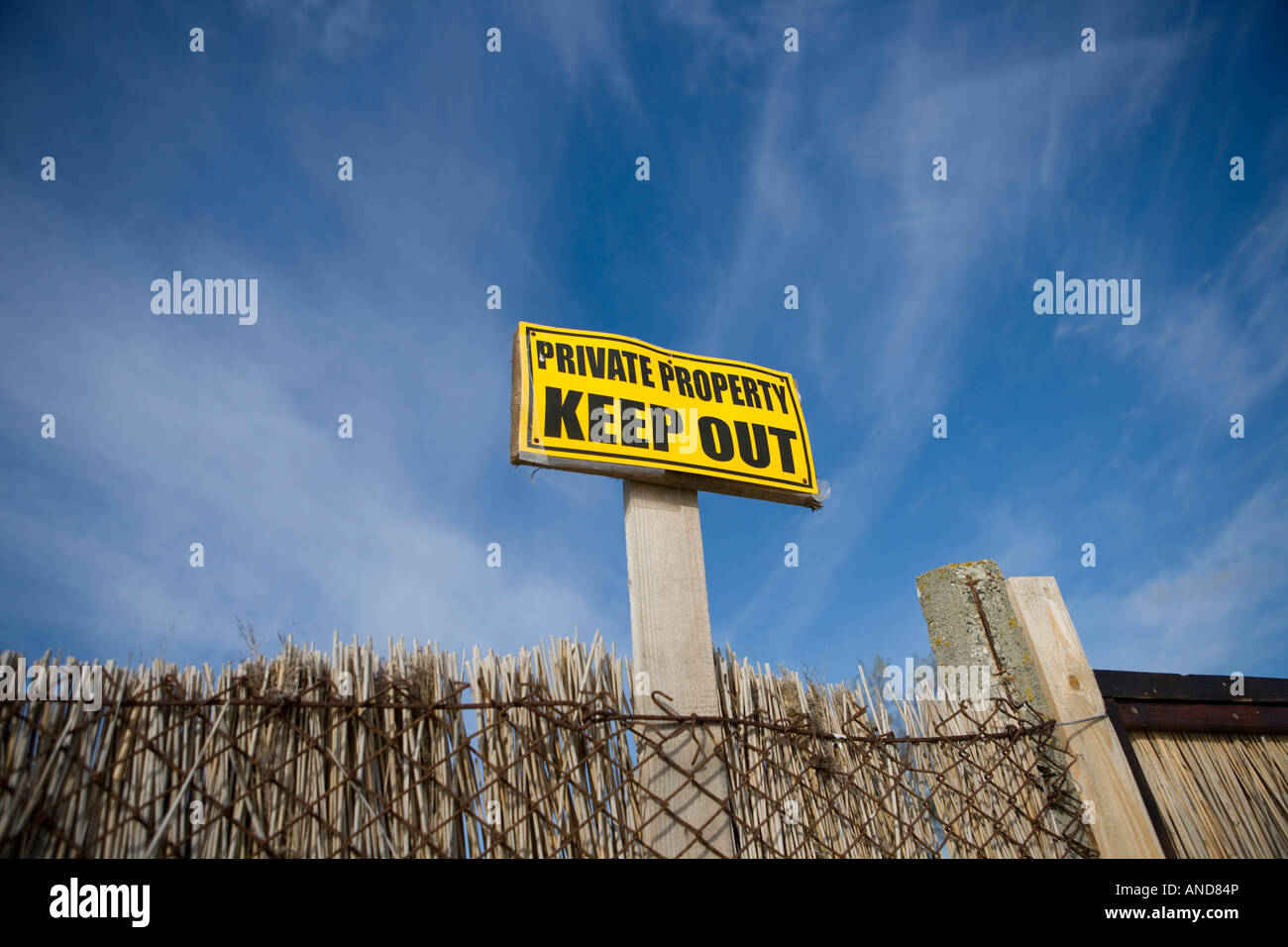Keep out sign hi-res stock photography and images - Alamy