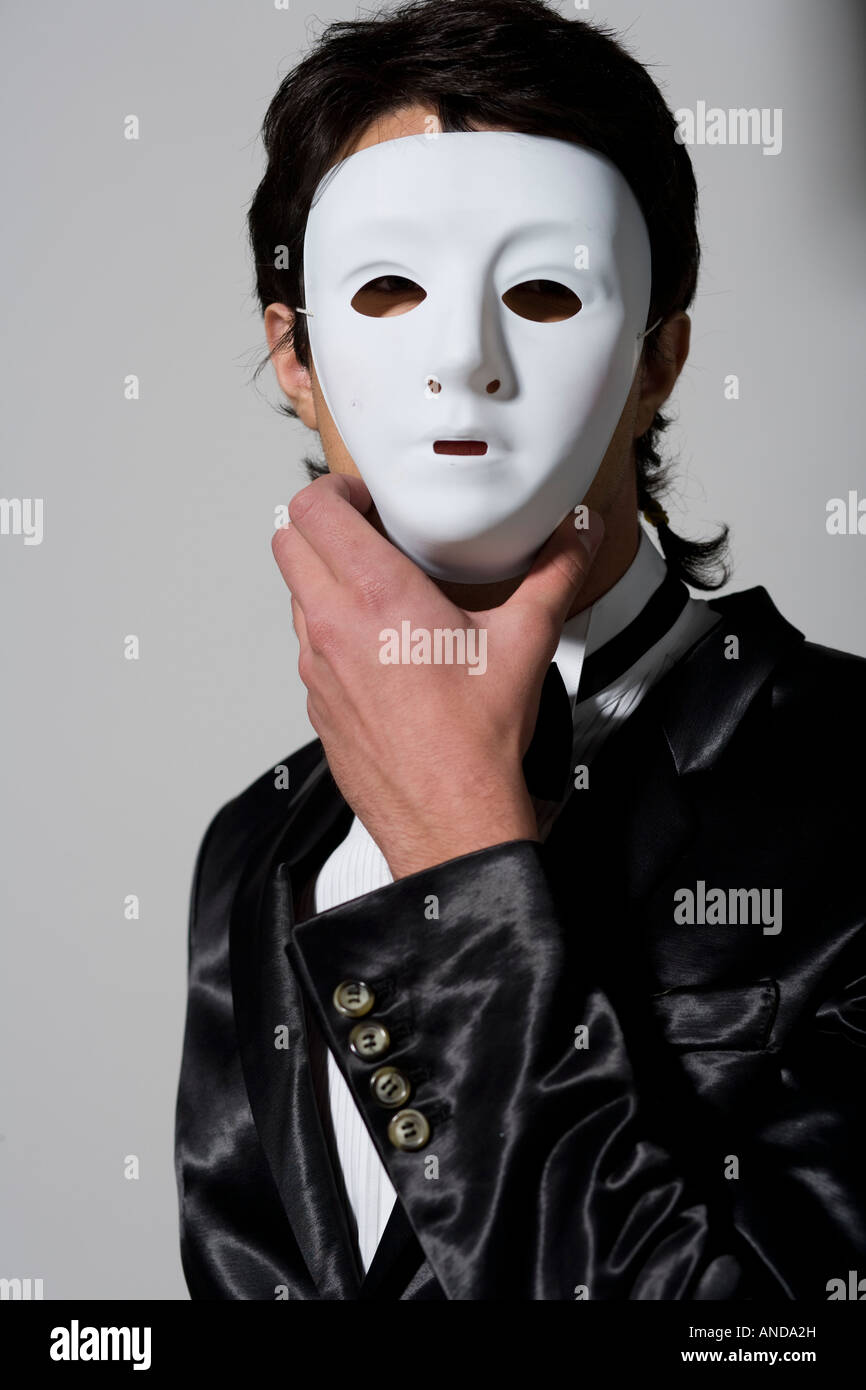 Man wearing ceremonial costume hi-res stock photography and images - Alamy