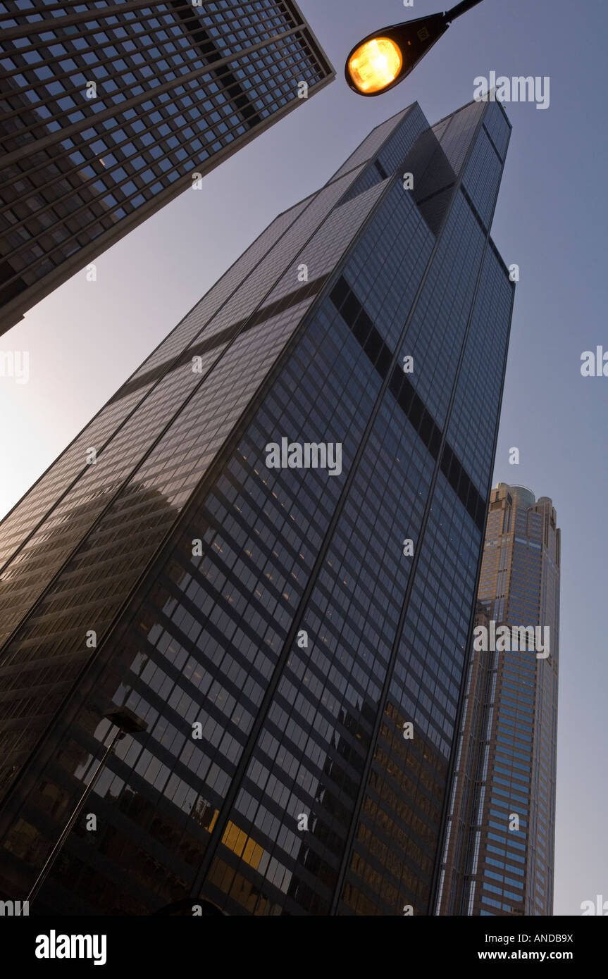SEARS TOWER AND STREET LAMP CHICAGO Stock Photo - Alamy