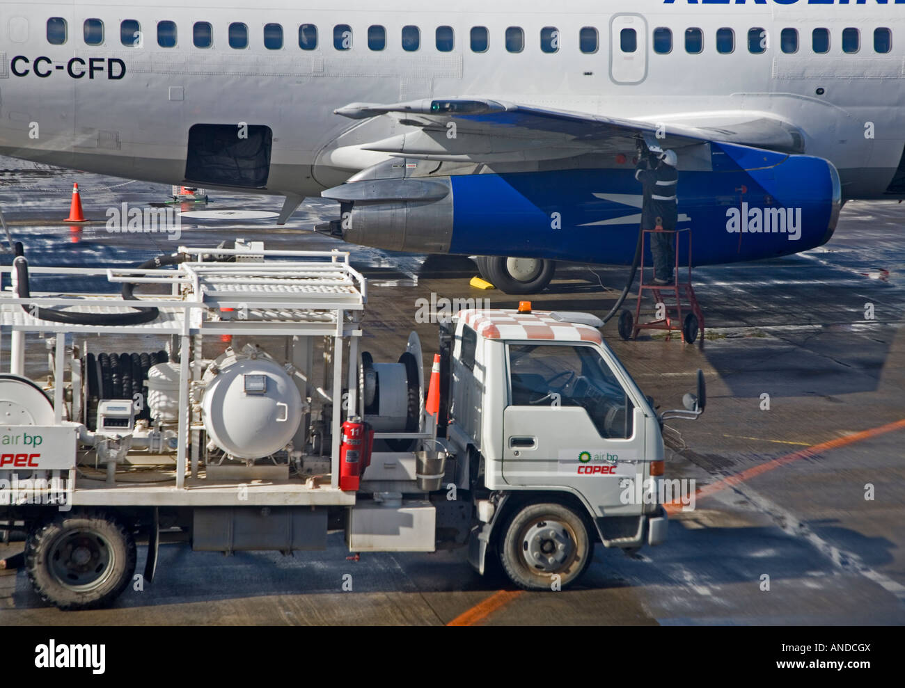 Truck refuelling lorry refuelling hi-res stock photography and images ...