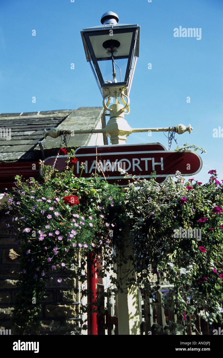Haworth station sign hi-res stock photography and images - Alamy