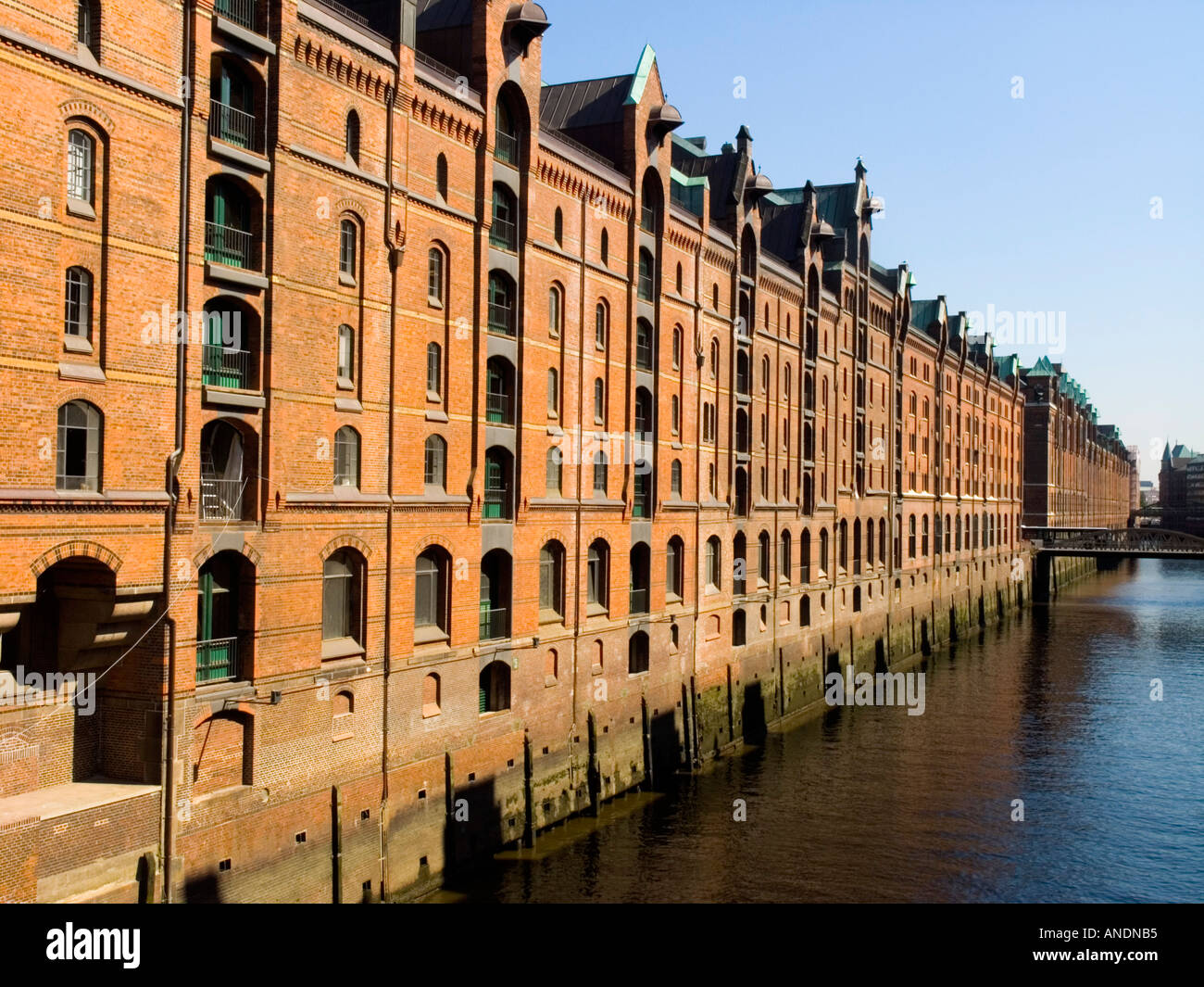 Warehouses real estate hi-res stock photography and images - Alamy