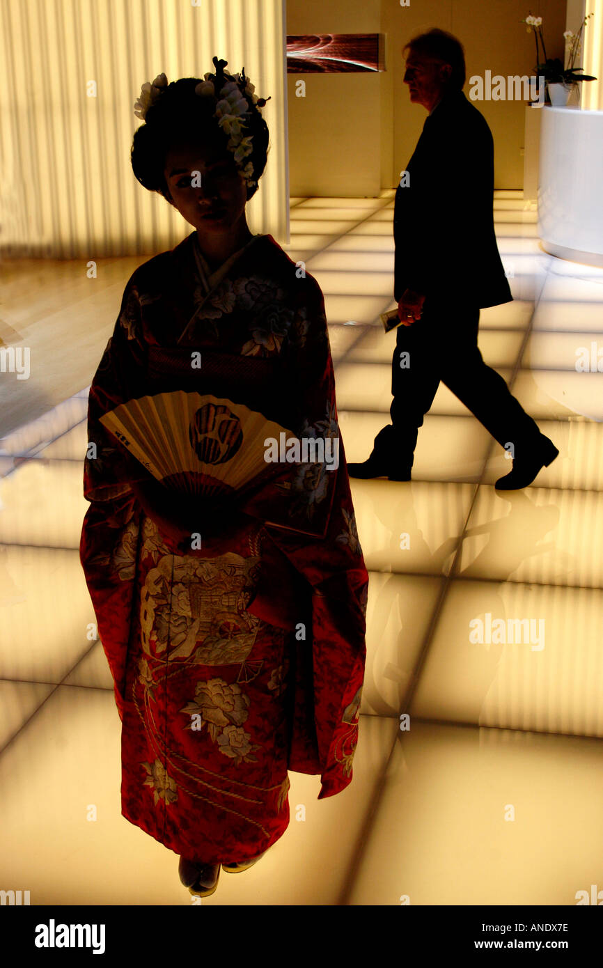 Geisha girl historical hi-res stock photography and images - Alamy