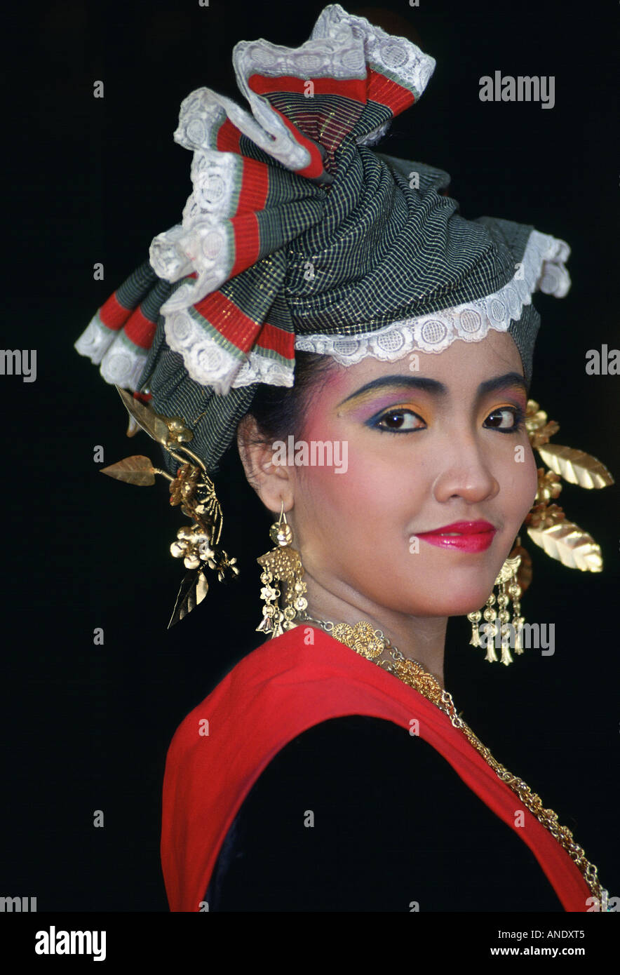 Indonesian dresses hi-res stock photography and images - Alamy