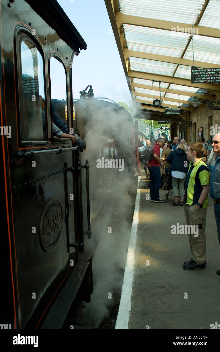 Steam train at the platform at Pickering Station Stock Photo - Alamy