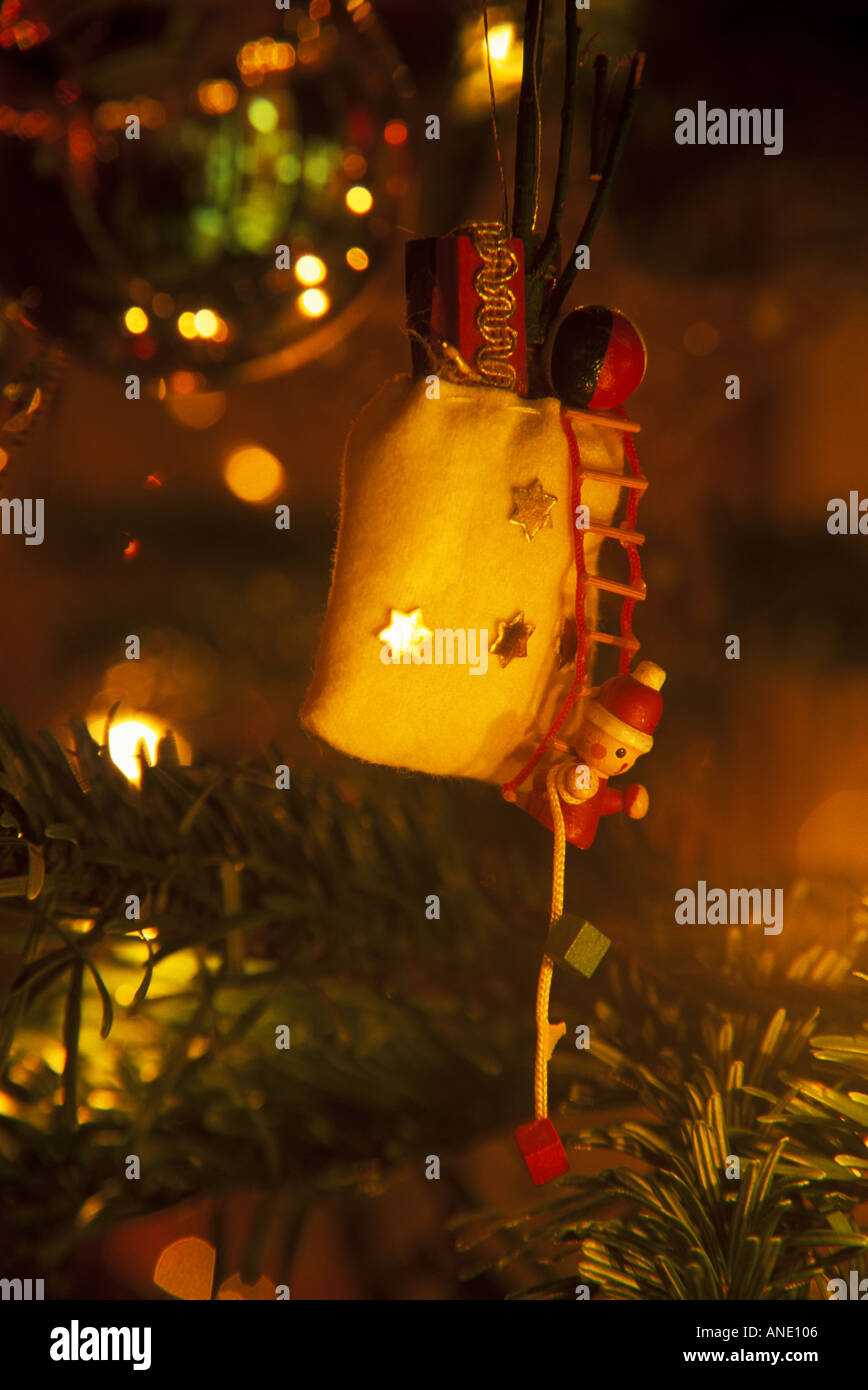 Festoon tree hi-res stock photography and images - Alamy