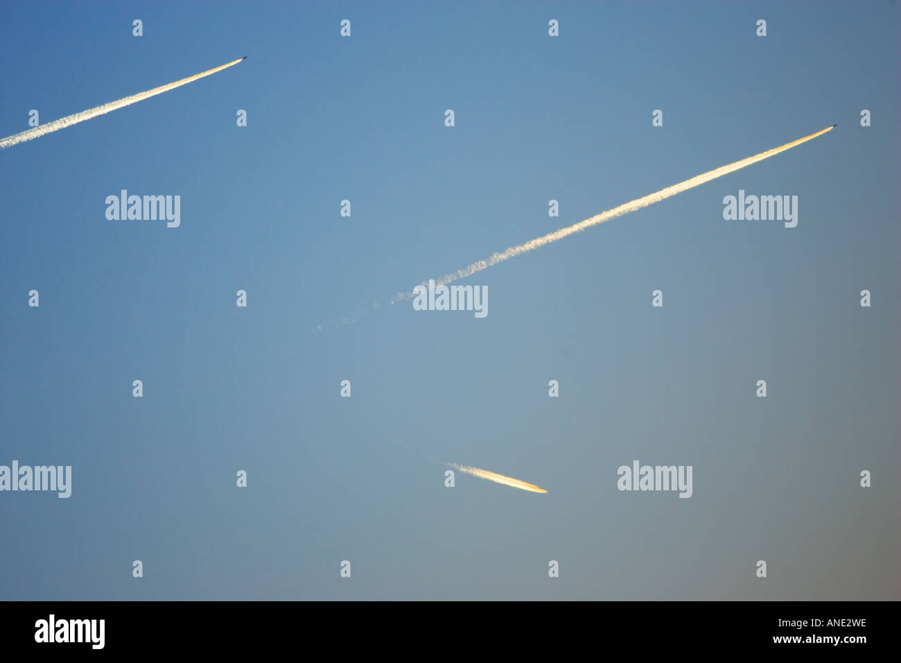 Plane trails over Oxfordshire United Kingdom Stock Photo - Alamy