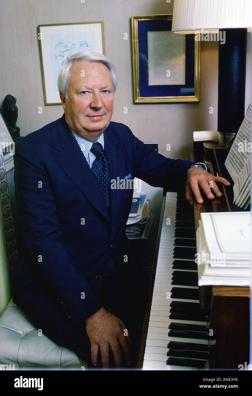 Former prime minister sir edward heath hi-res stock photography and ...