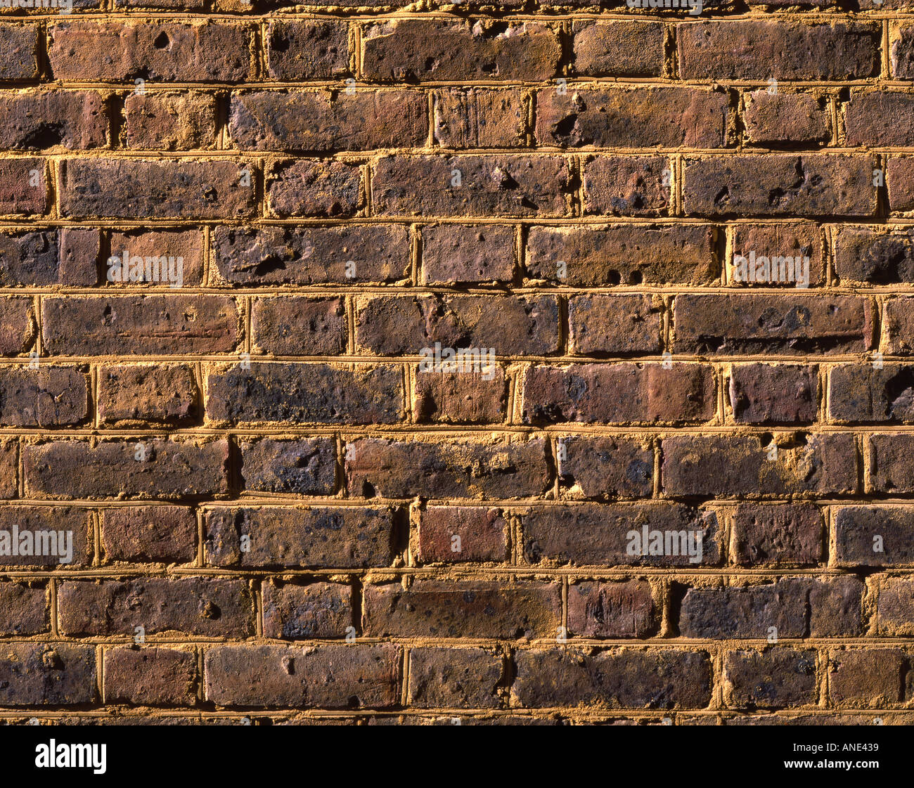 Flemish bond brickwork hi-res stock photography and images - Alamy