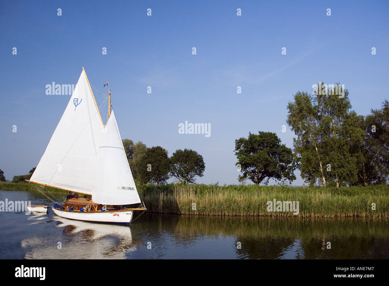 Broads sailboat hi-res stock photography and images - Alamy