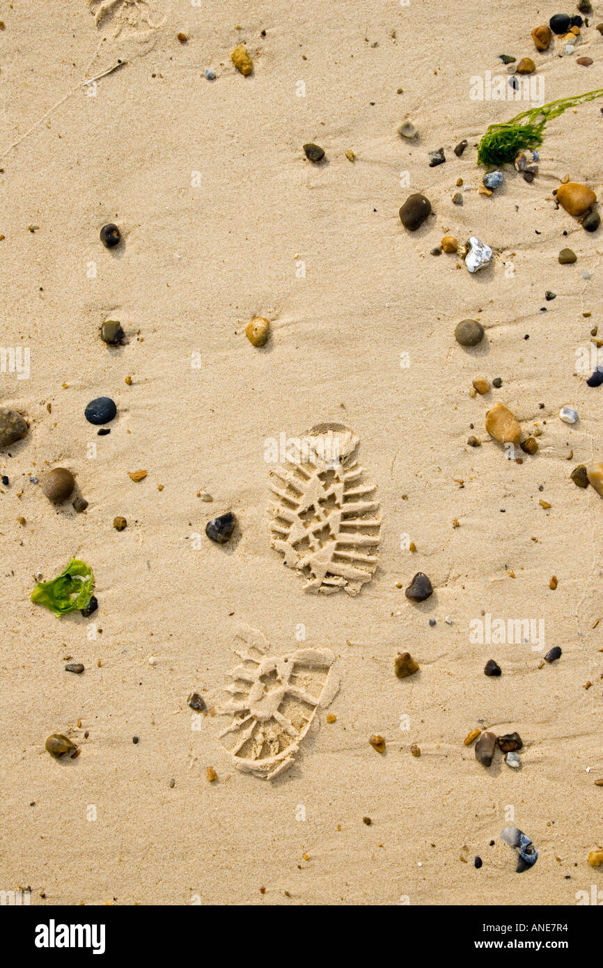 Footprint in sand cley beach hi-res stock photography and images - Alamy
