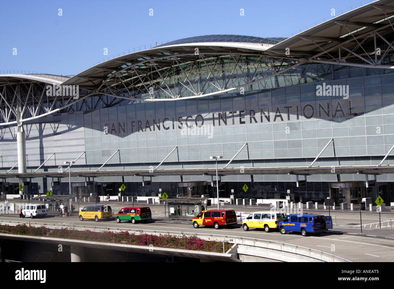 Arrivals terminal sfo hi-res stock photography and images - Alamy