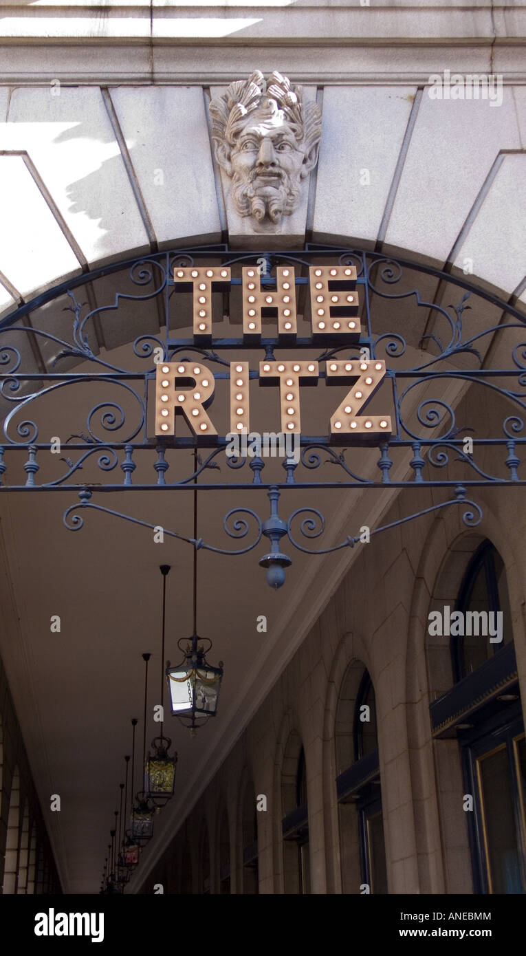 The Ritz Hotel, Piccadilly, London, England, UK Stock Photo - Alamy