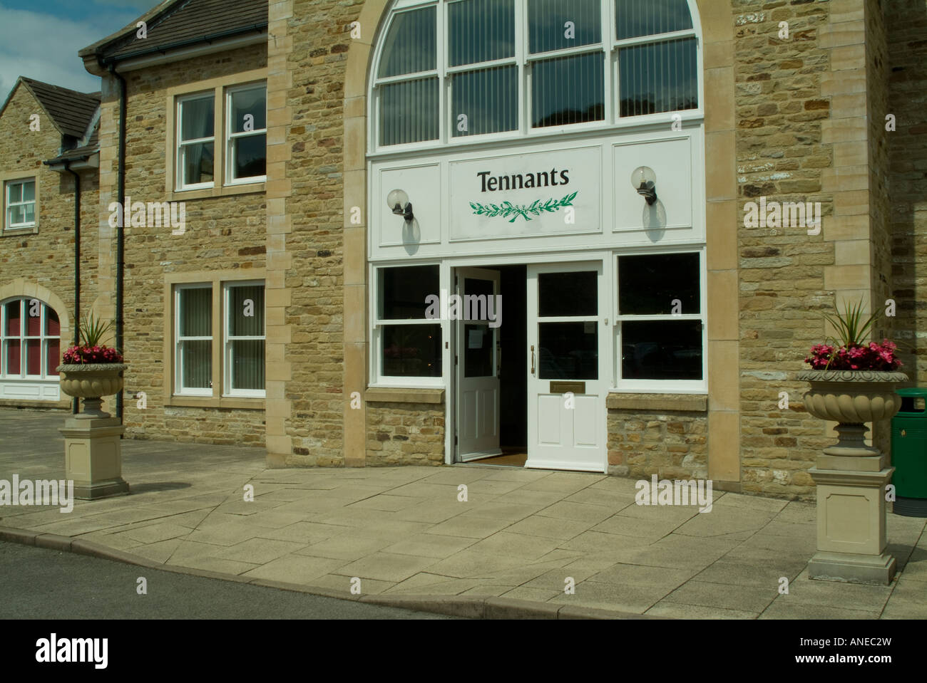 Tennants hi-res stock photography and images - Alamy