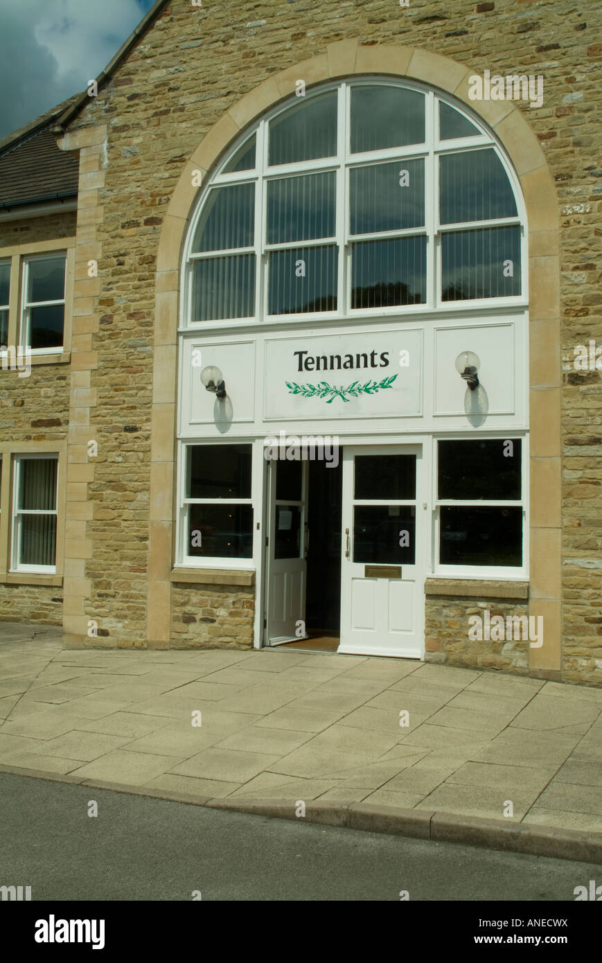 Saleroom hi-res stock photography and images - Alamy