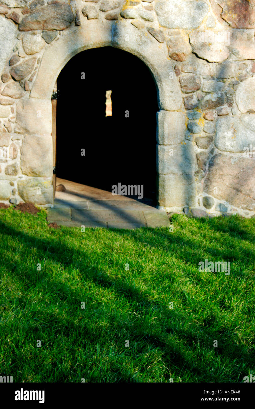 Sturdy castle hi-res stock photography and images - Alamy