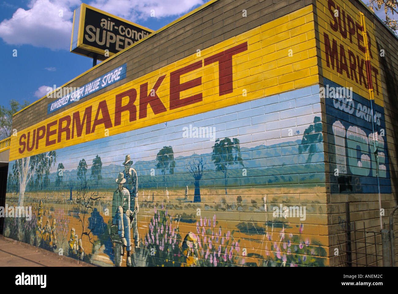 Supermarket Exterior, Outback, Halls Creek, Kimberly Range, Western ...