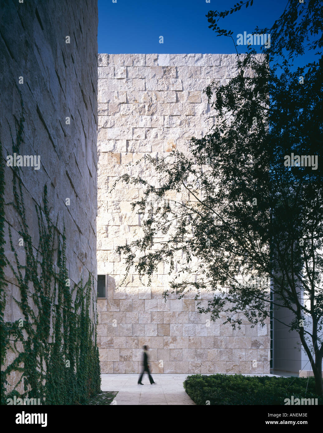 The Getty Center, Los Angeles, California, 1984 - 1997. Architect ...