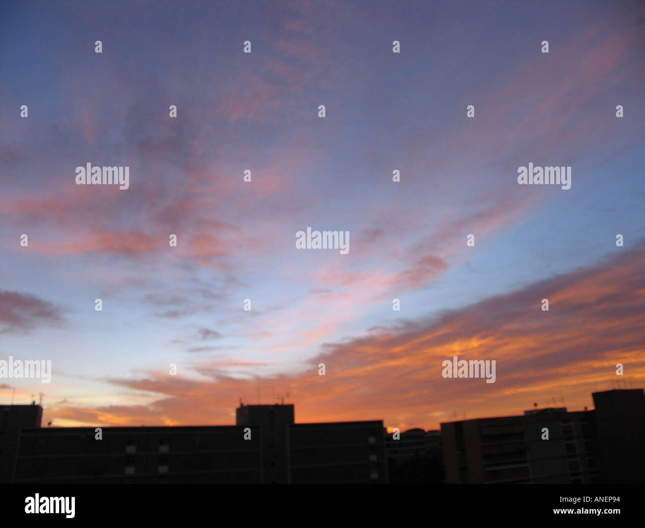 Sun rising images hi-res stock photography and images - Alamy
