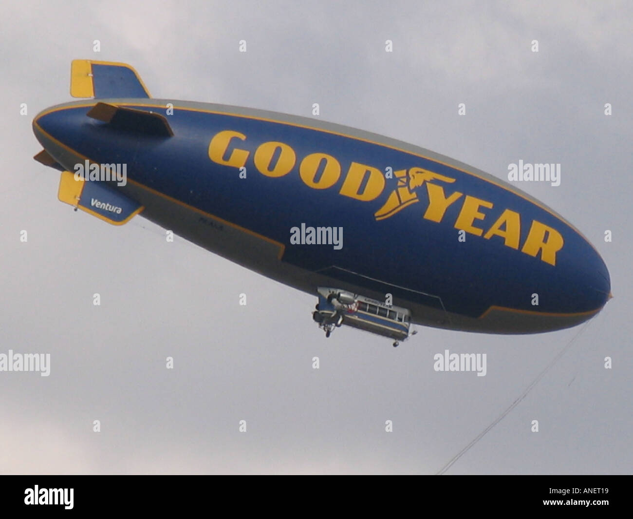Dirigible hi-res stock photography and images - Alamy