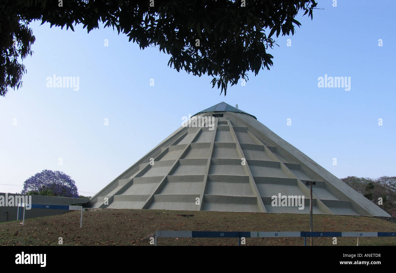 Lilac city hi-res stock photography and images - Alamy