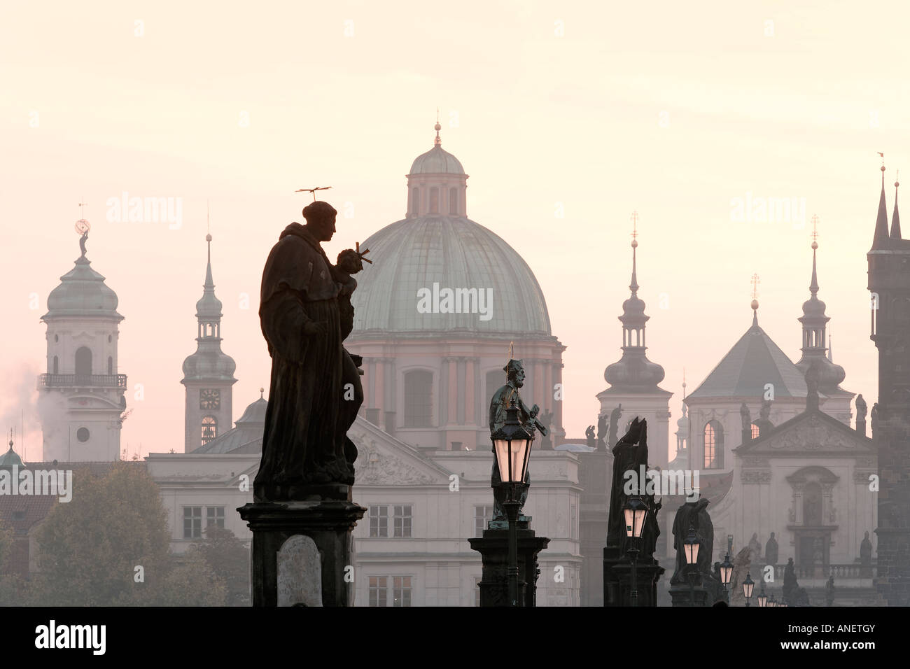 CZECH REPUBLIC PRAGUE CHARLES BRIDGE IN FOG Stock Photo - Alamy