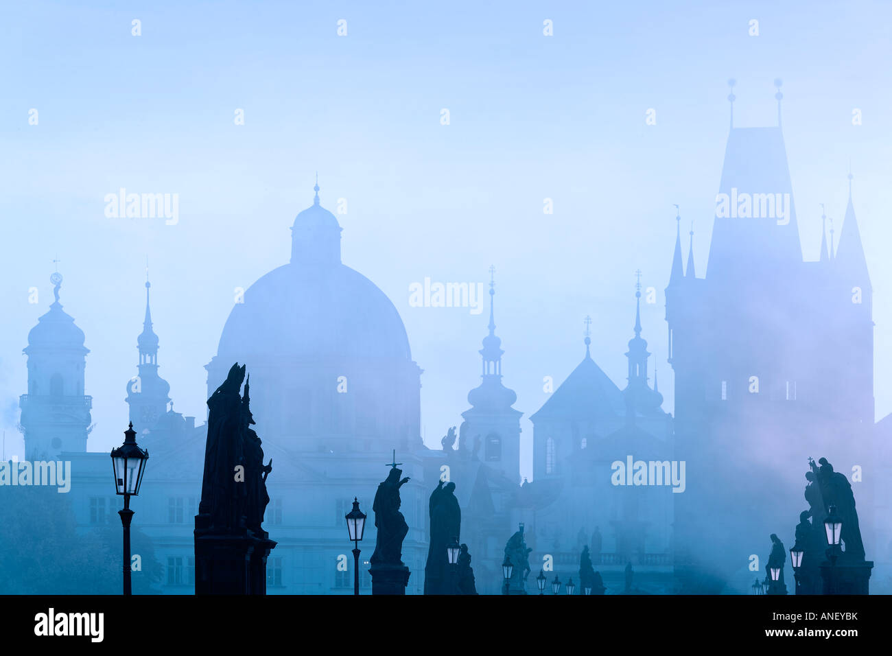 CZECH REPUBLIC PRAGUE CHARLES BRIDGE IN FOG Stock Photo - Alamy