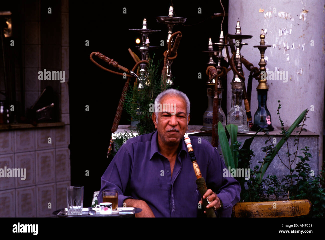 Arabic cafe egyptian hookah hi-res stock photography and images - Alamy